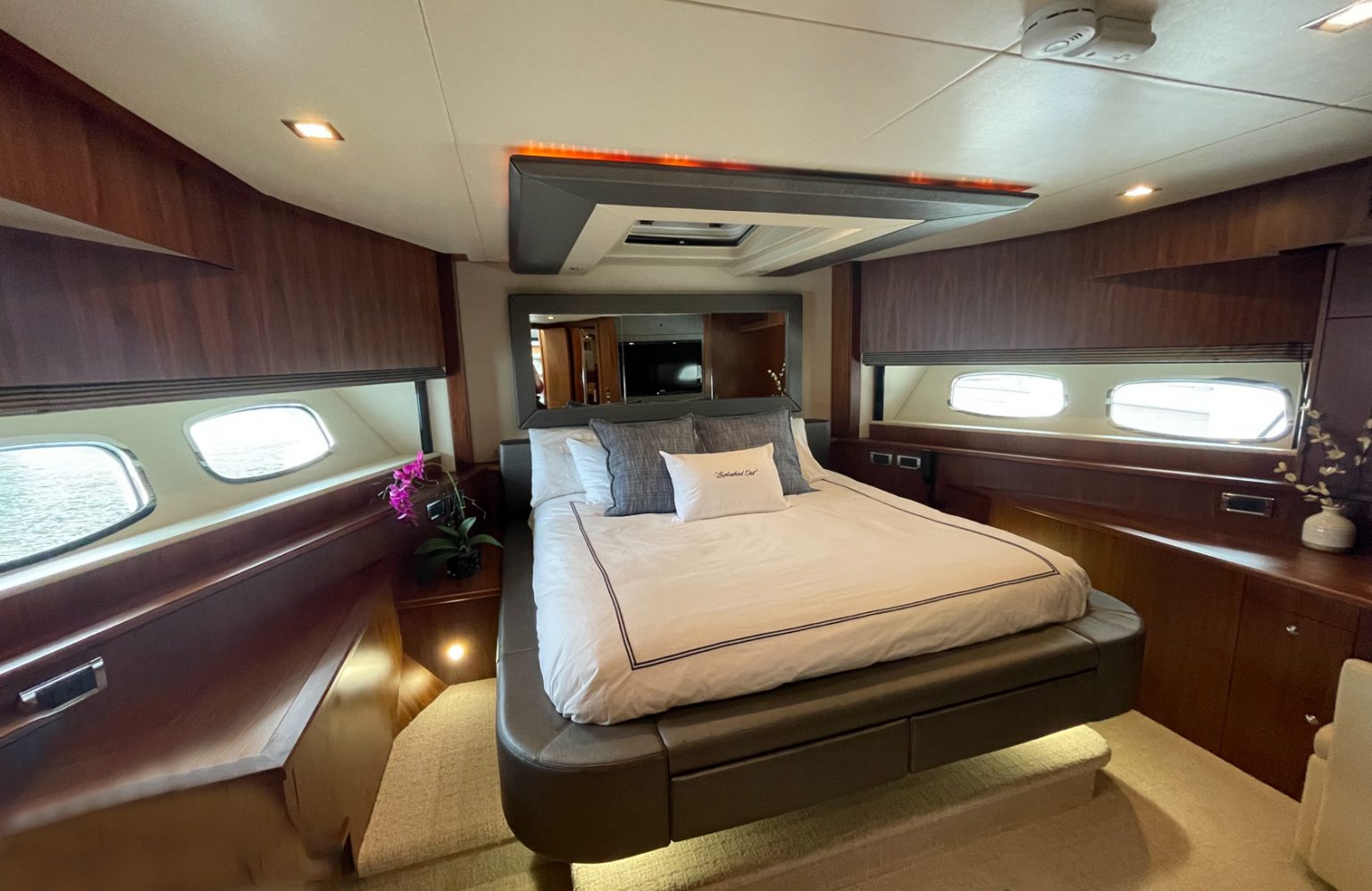 Splashed Out | Sunburst Yacht Charters